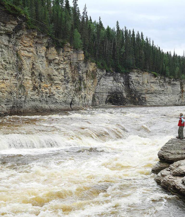 About NWT Tourism | Northwest Territories Tourism Industry